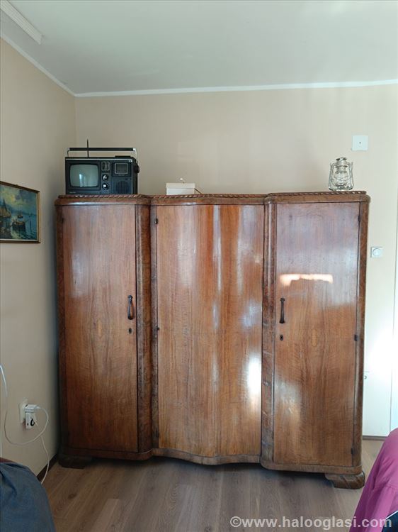 Ormar od punog drveta | Halo Oglasi