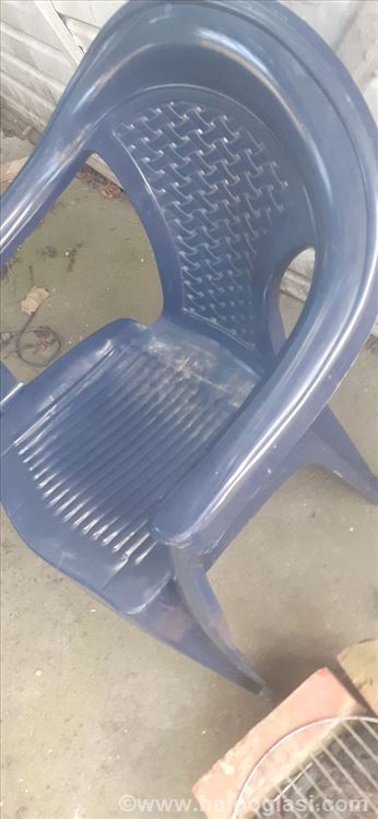 Sto stolice plastične drvene sto na razvlačenje | Halo Oglasi