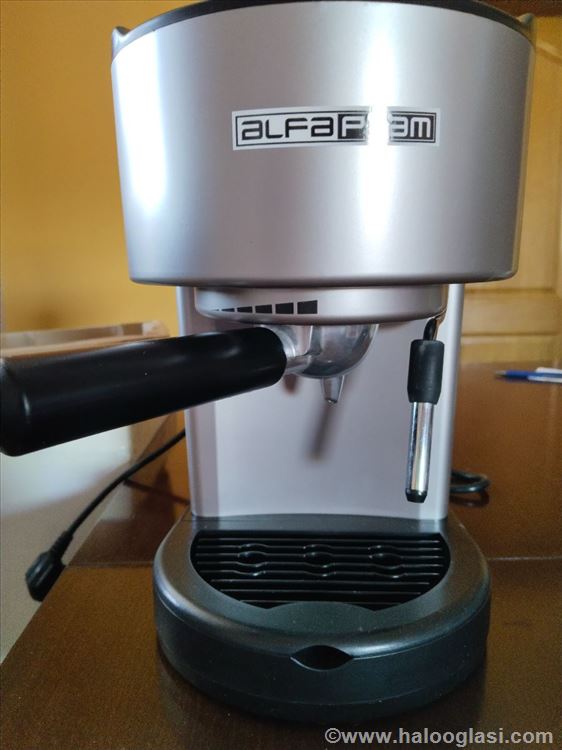 Novo aparat za espreso kafu | Halo Oglasi