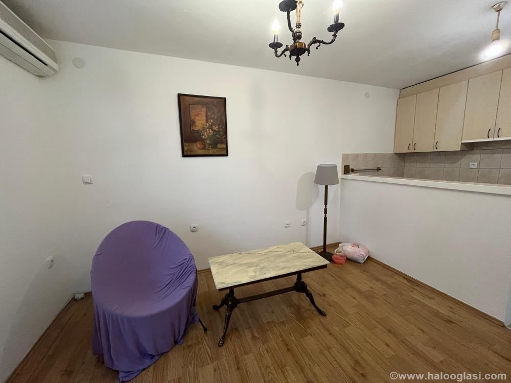 Funkcionalan 1.5 stan ID#1375 | Halo Oglasi