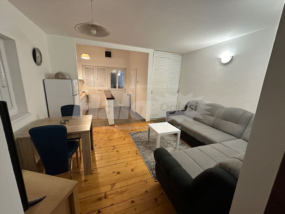 Stan sa CG | Halo Oglasi