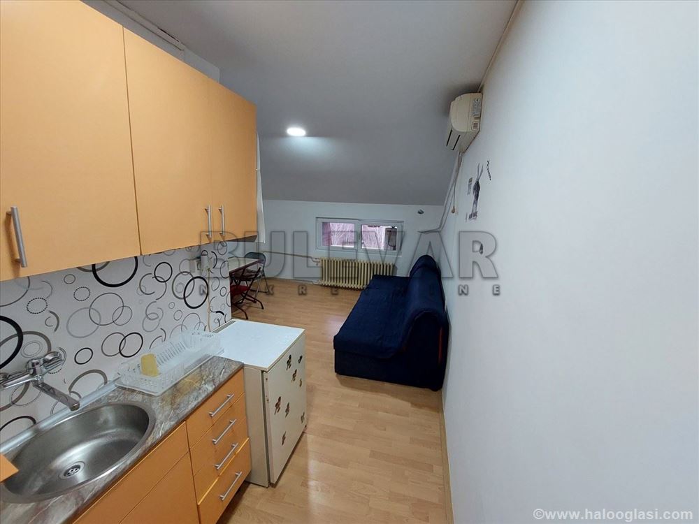 Garsonjera, 21m2, tržni centar Roda | Halo Oglasi