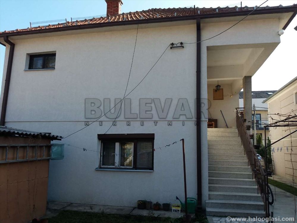 Kuća u centru 164m2 | Halo Oglasi