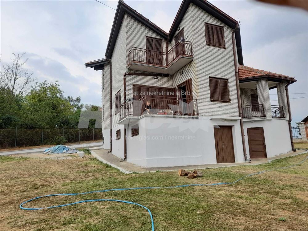 Lepa Kuca na prodaju u Arandjelovcu | Halo Oglasi