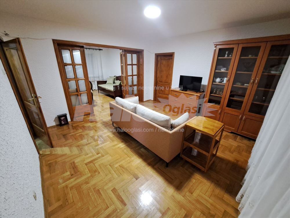 Prokop, stan sa garažnim mestom | Halo Oglasi