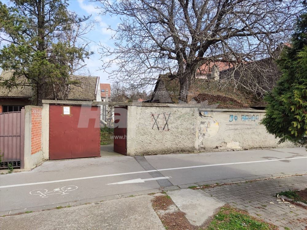 Stara kuca sa placem Pancevo | Halo Oglasi