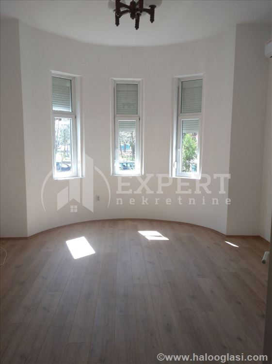 Izdaje se poslovni prostor u blizini pirotske ramp | Halo Oglasi