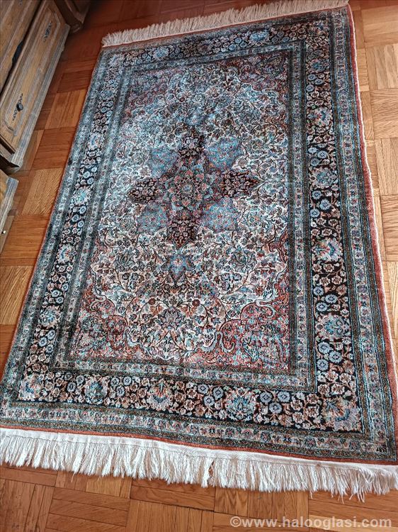 Svileni persijski tepih | Halo Oglasi