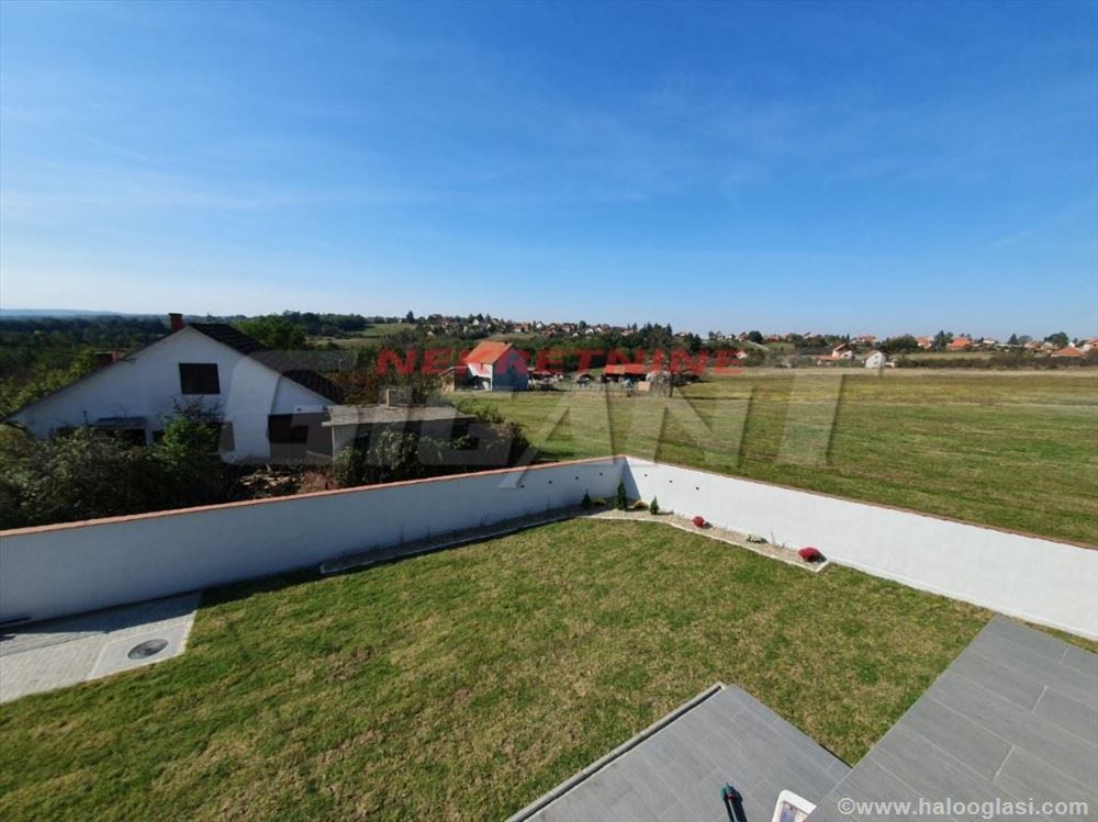 Vranić, 164m2+130m2, 7 ari | Halo Oglasi