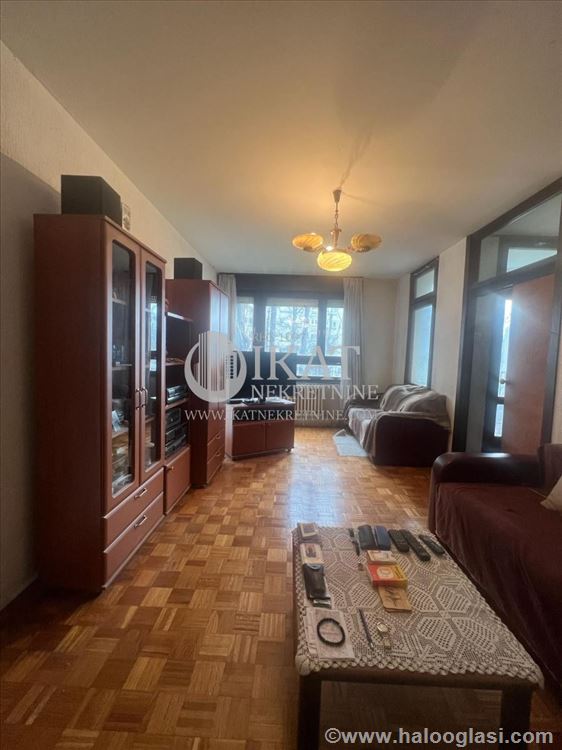 Novi Merkator, Blok 30 69m2 TOP lokacija | Halo Oglasi