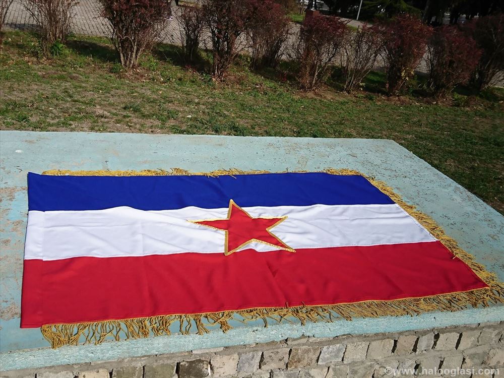 Zastava SFRJ - Jugoslavije - sa resama 140x85 | Halo Oglasi