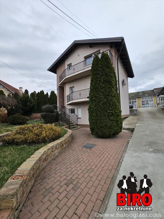 Lepa kuća u Sremskoj Kamenici | Halo Oglasi