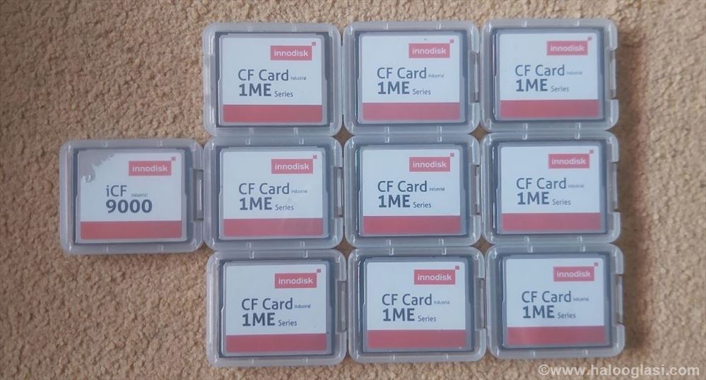 CF memorijske 4gb/16gb i smart media memo.kartice | Halo Oglasi