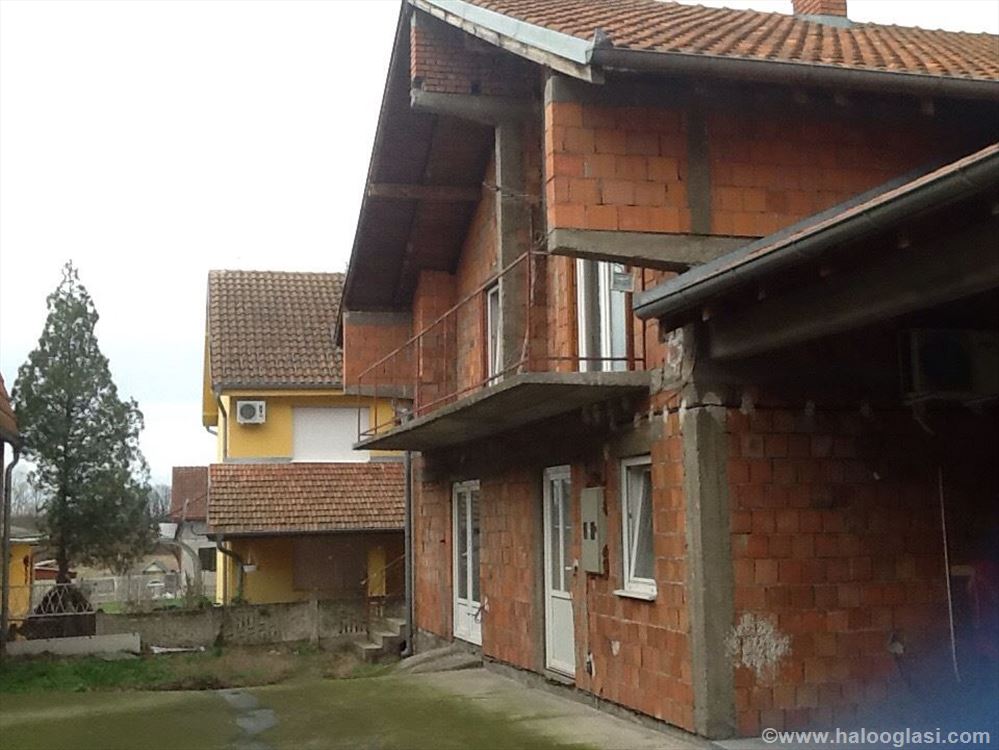 Stepojevac 150m2+175m2 hala+magac 5 ari, uknjiženo | Halo Oglasi