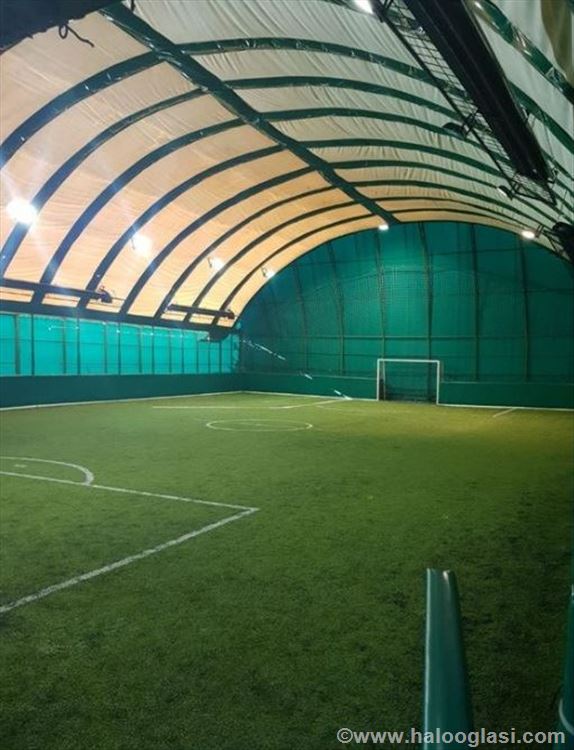 Prodajem 2 balona za fudbal | Halo Oglasi