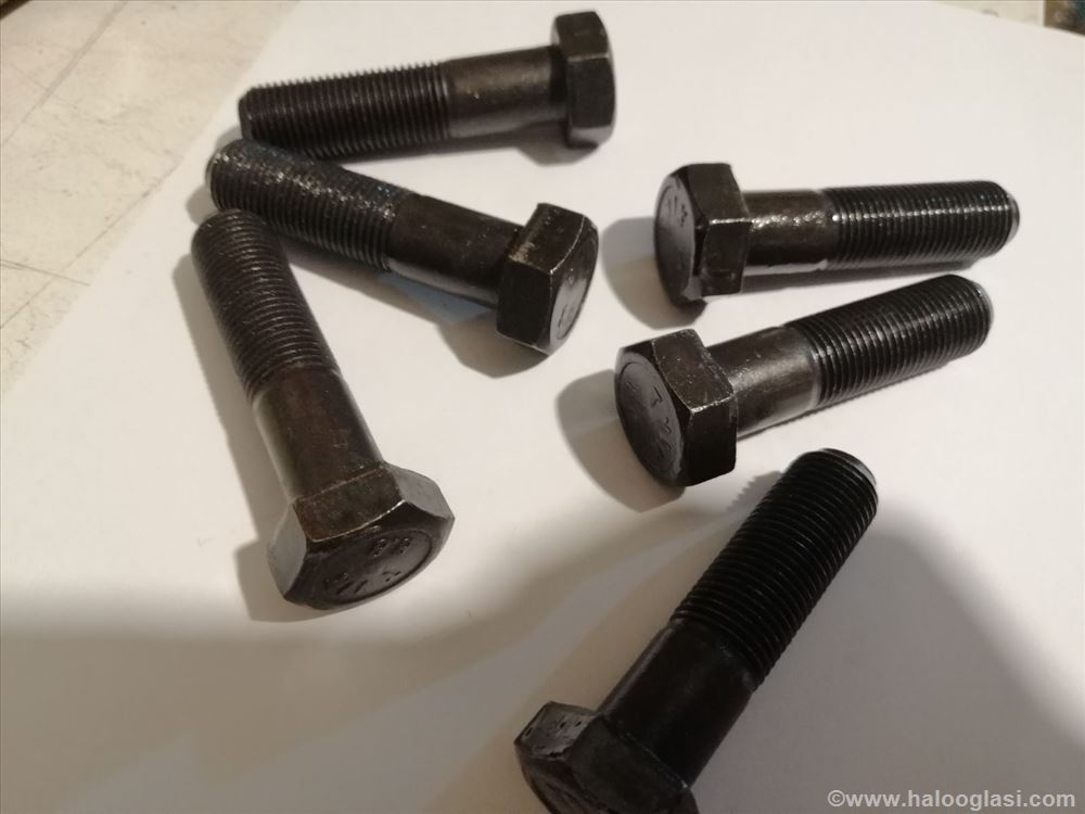 Masinski vijak M16x60 i M16x65, korak 1.5 | Halo Oglasi