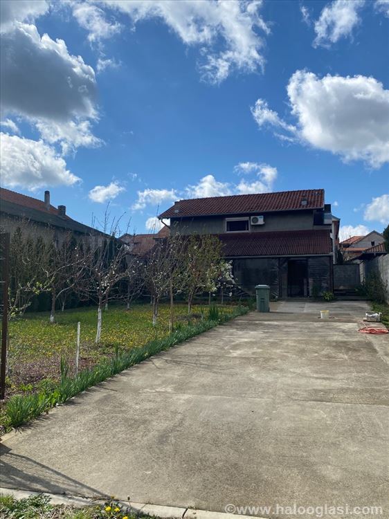 Miljakovac 3 Miljakovačke staze 170m2+5,11ari plac | Halo Oglasi