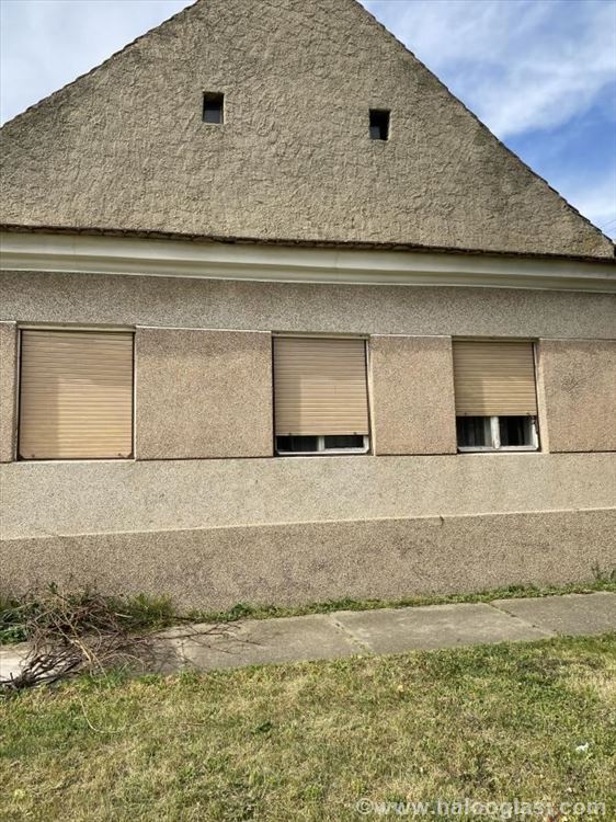 Debeljača kuća na prodaju | Halo Oglasi