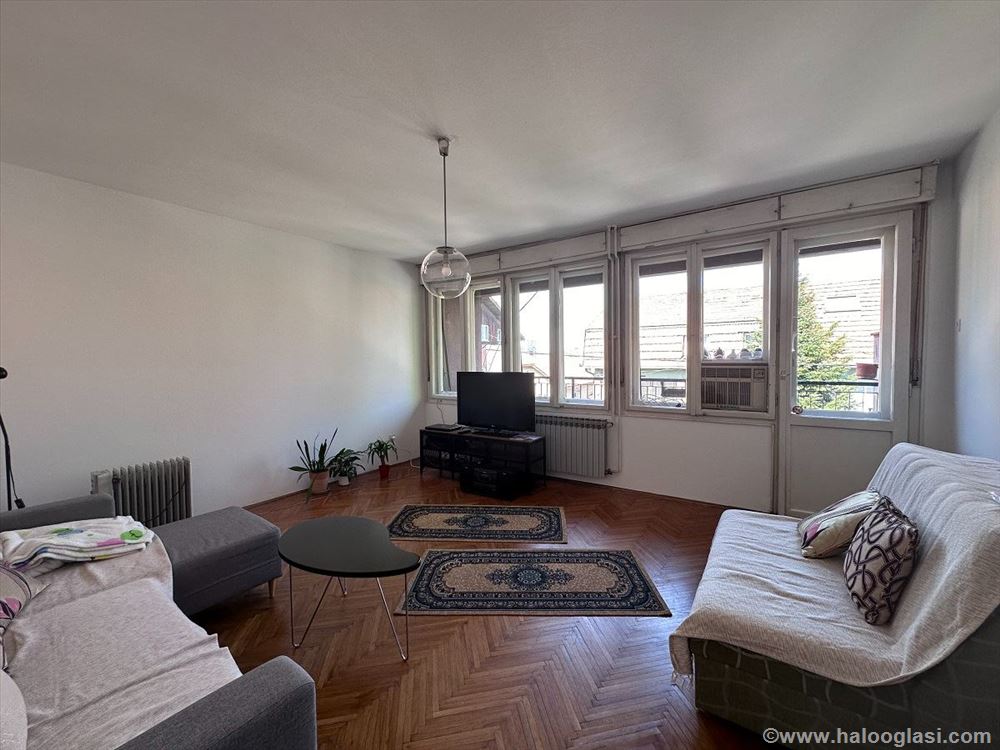 Stan kod TC Stadion sa velikom ostavom i garažom | Halo Oglasi