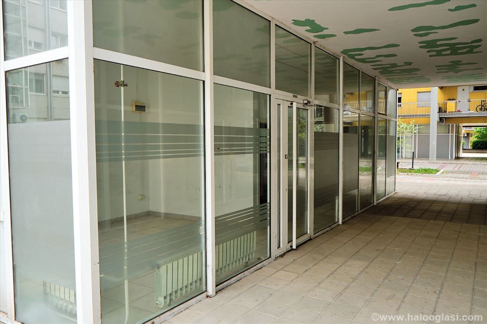 Novi Merkator 40m2/ Više lokala u ponudi! | Halo Oglasi
