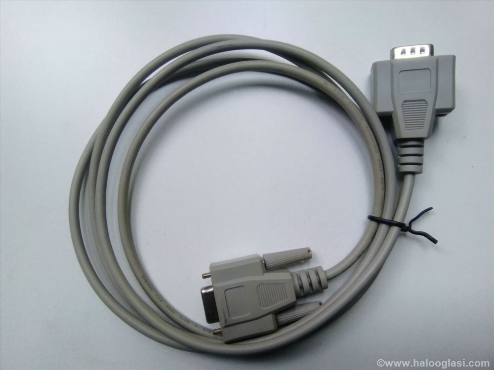 Kabel serijski RS232, priključci DB9 muški 9 pina | Halo Oglasi