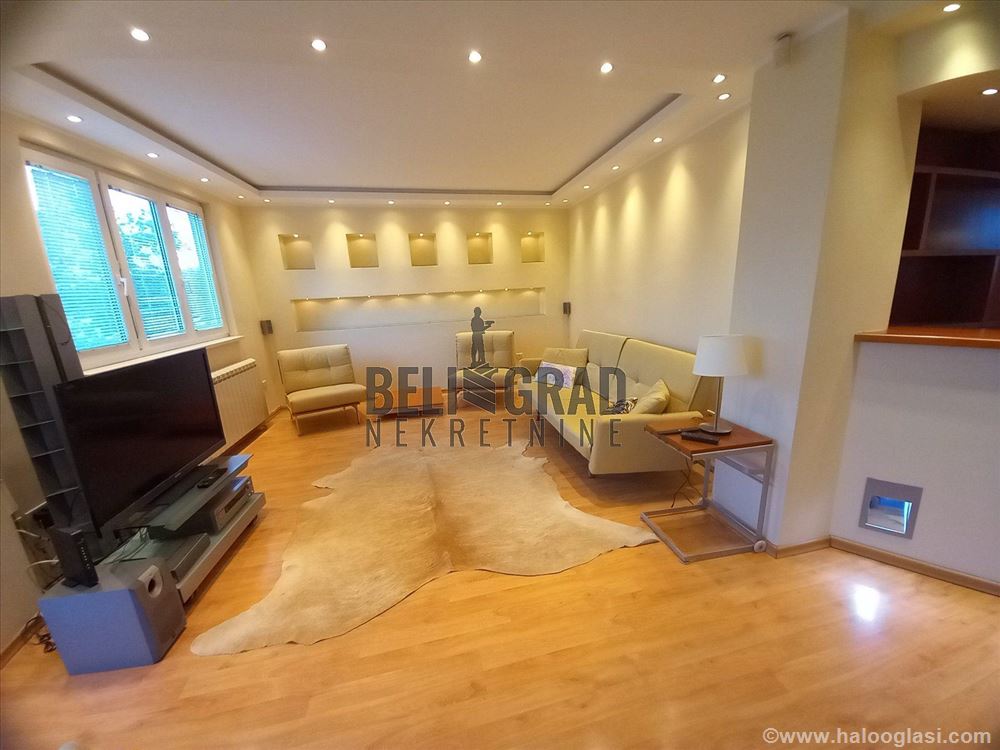 Topličin venac-pešačka zona | Halo Oglasi