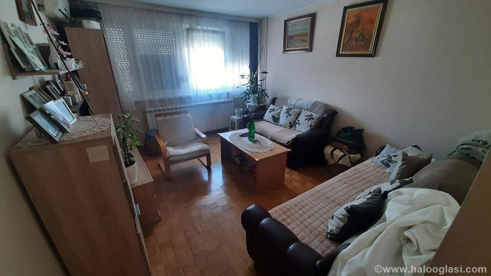 Dvosoban stan 50m kod Ž.Stanice | Halo Oglasi