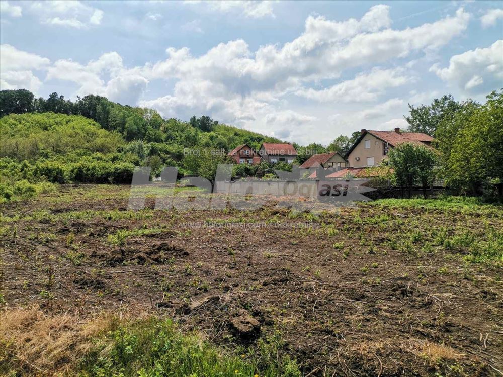 Prodajem plac BARIČ | Halo Oglasi