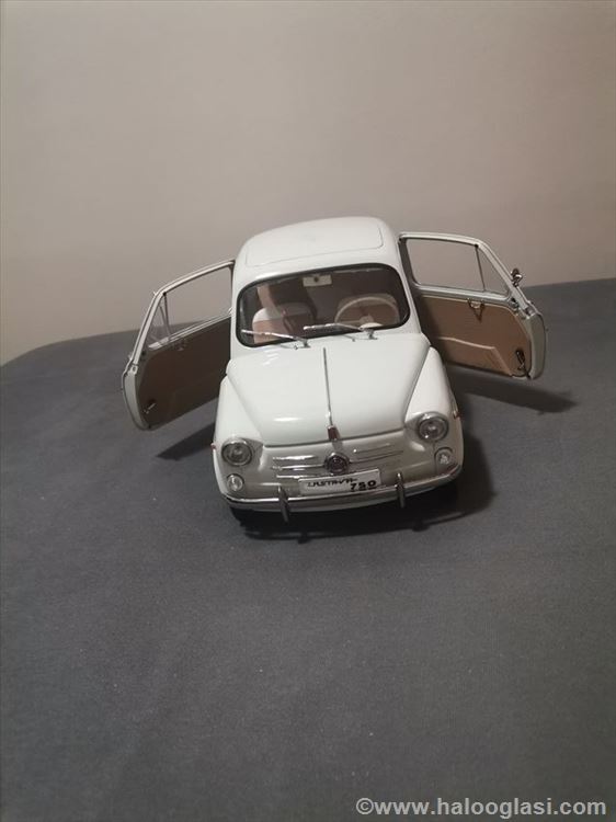 Maketa Zastava 750 Fića, razmera 1:8 | Halo Oglasi