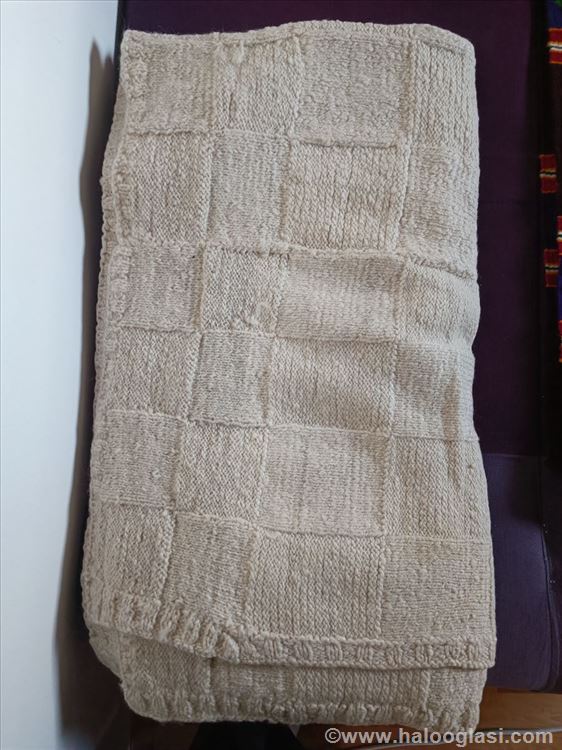 Ručno radjen ćilim i prekrivač od vune | Halo Oglasi