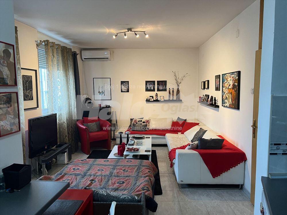 Prelepa garsonjera 33m2 - Filmski Grad | Halo Oglasi