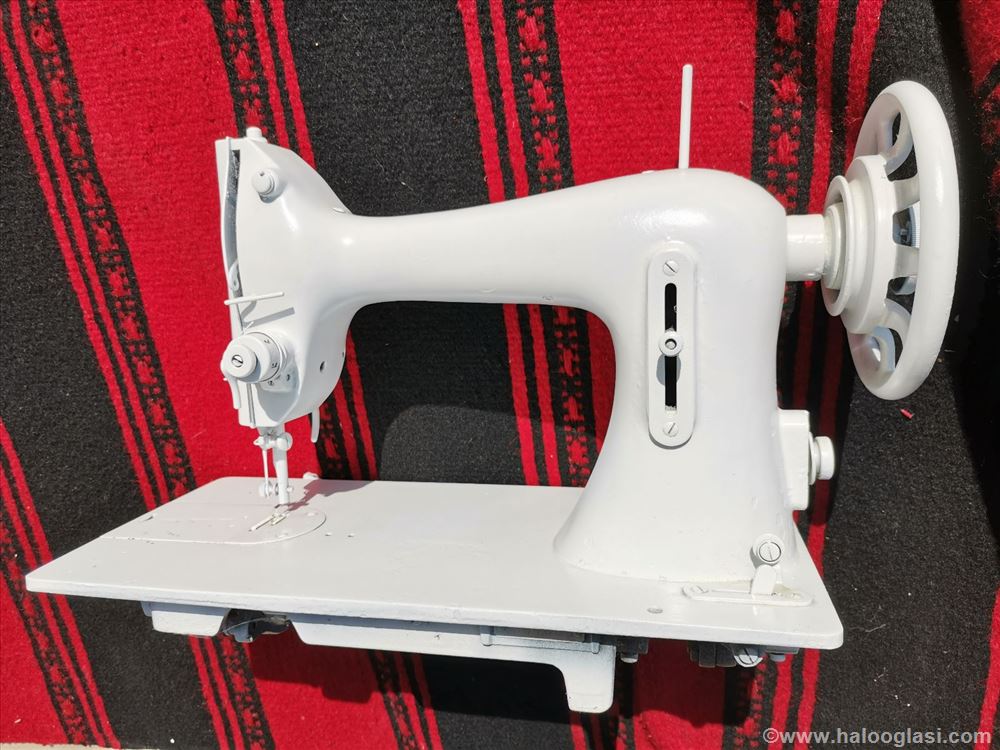 Bela Singerica za dekor | Halo Oglasi