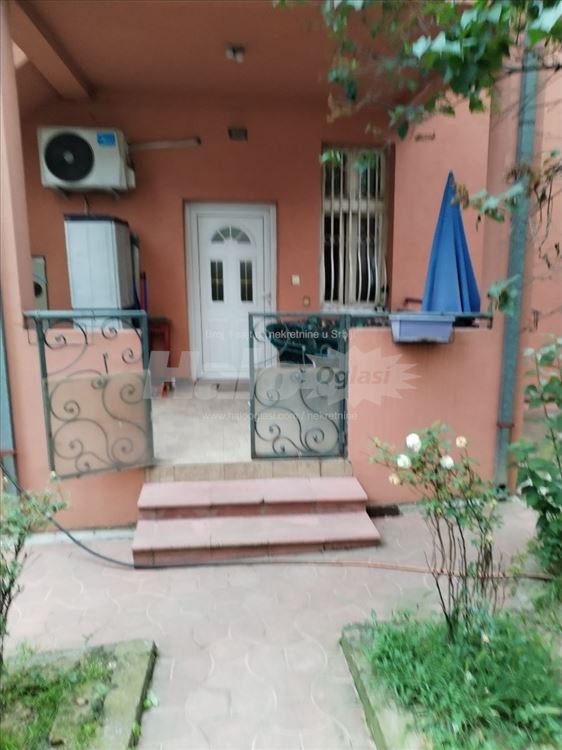 Izdavanje stana-u kuci | Halo Oglasi