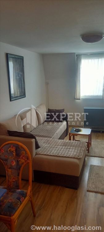 Izdaje se stan u blizini Apelacionog suda ! | Halo Oglasi