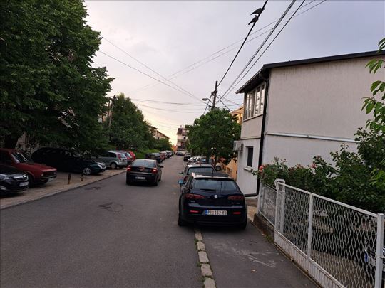 Prodaja stanova Kumodraž | Halo oglasi