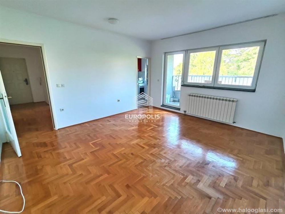 Ustanička, Šumice, Voždovac ID#2423 | Halo Oglasi