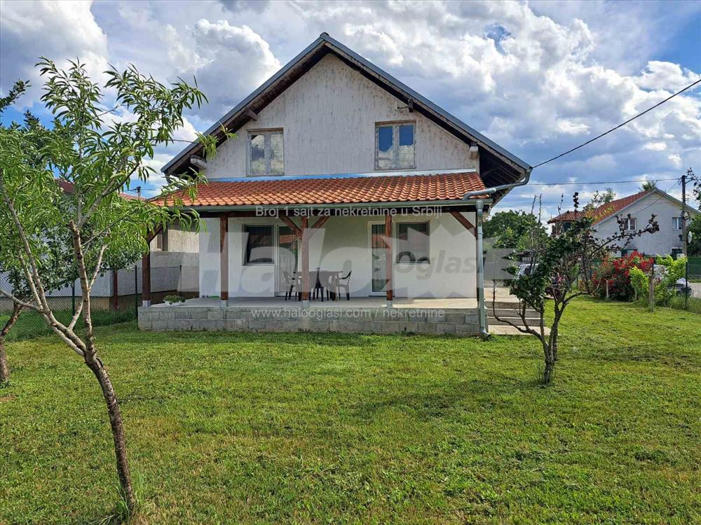 Surčin-Bečmen, kuća 160 m2, plac 5 ari | Halo Oglasi