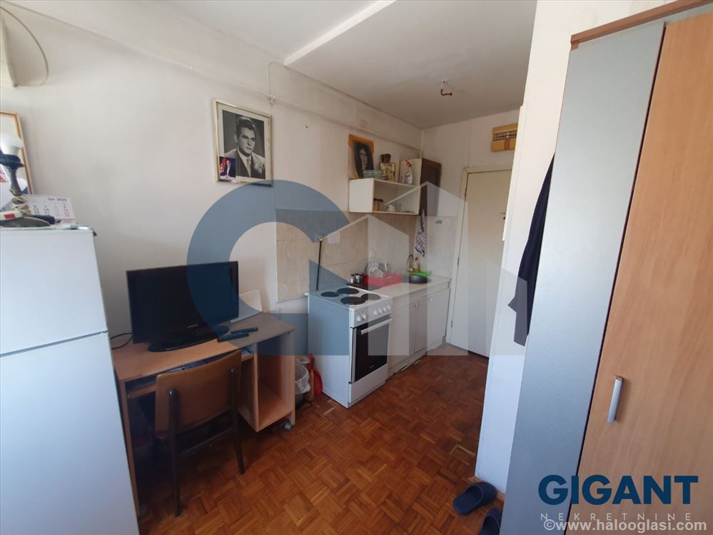 Konjarnik, 13m2, VI, cg | Halo Oglasi