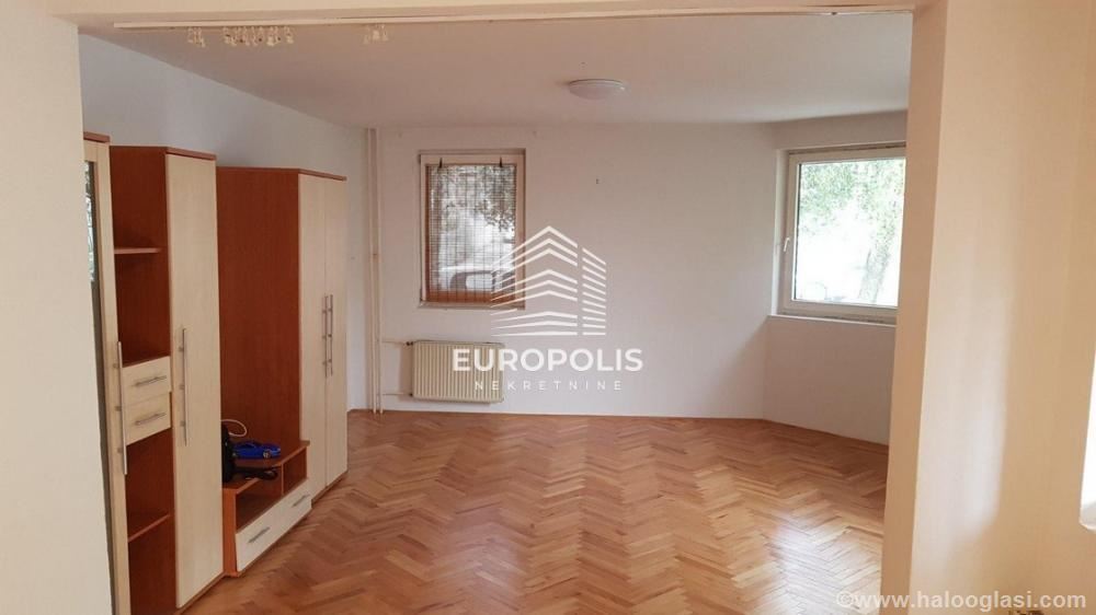 Ratka Mitrovića, Žarkovo, Čukarica ID#2134 | Halo Oglasi