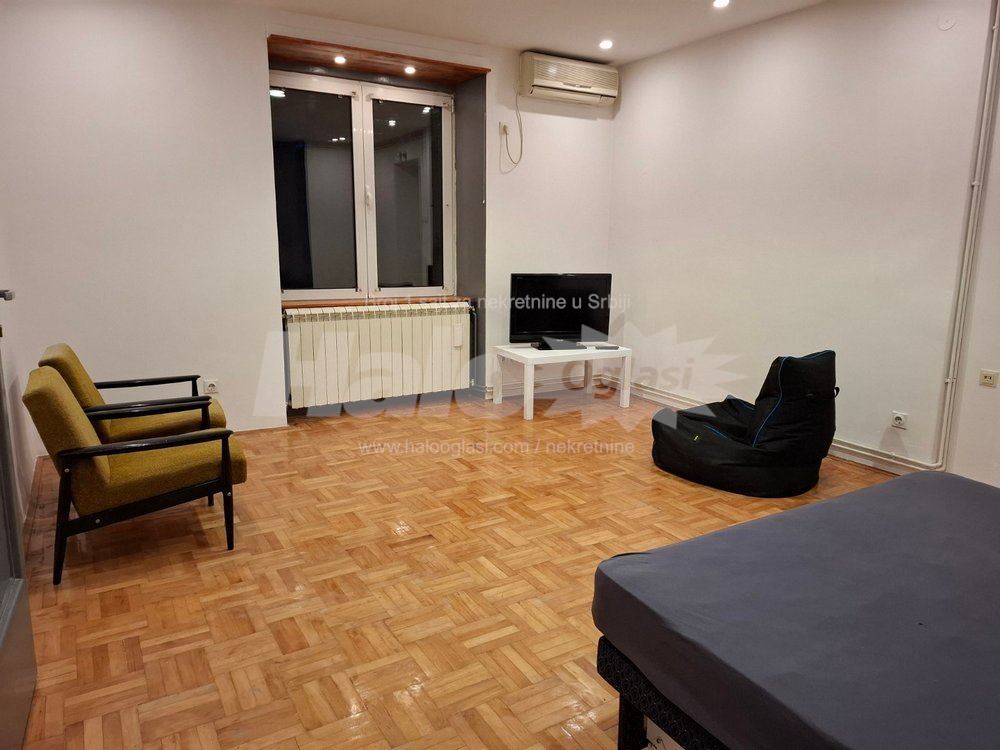 Zemun centar 1.5 stan 42 kvm | Halo Oglasi
