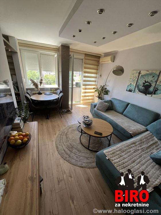 Dvosoban stan kod Železničke stanice * * * | Halo Oglasi