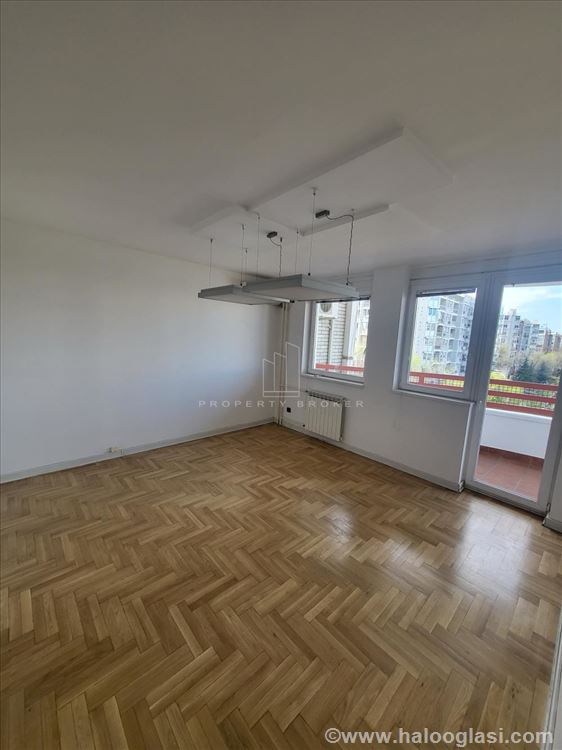 Arena, dve garaže, odmah useljiv ID#3311 | Halo Oglasi