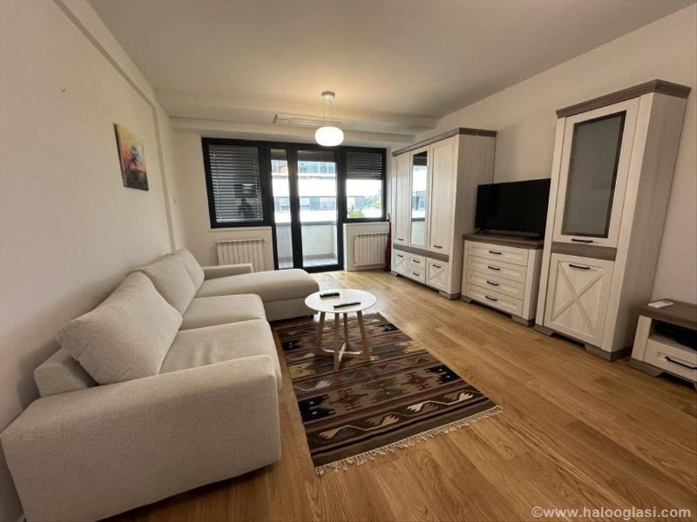 Novi Beograd-Blok 32-Novi Merkator-44m2-Garažno me | Halo Oglasi