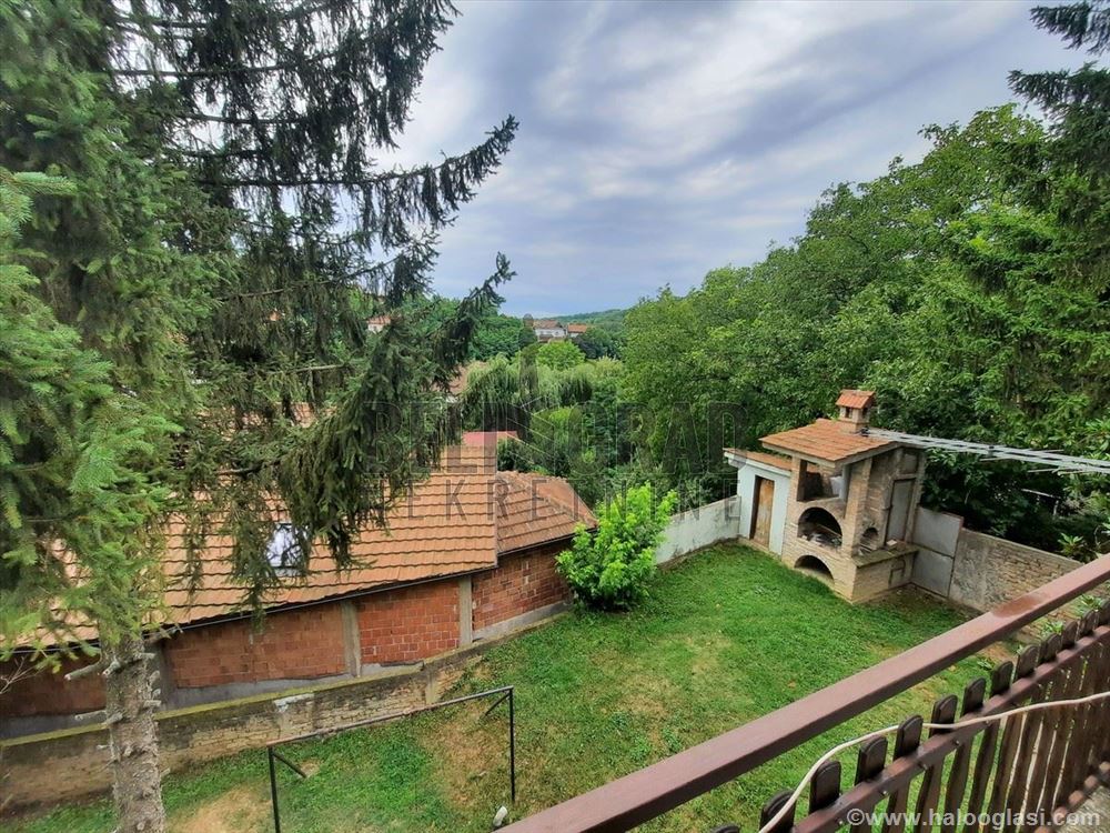 Banjica, Plitvička, kuća sa placem | Halo Oglasi