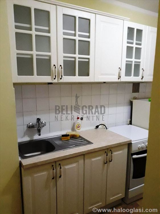 Filmski grad, uknjižen, 2.0 stan | Halo Oglasi