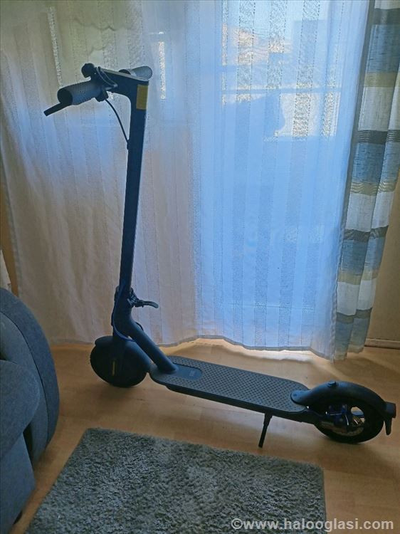 Vrhunski XIAOMI MI 3 Električni Trotinet | Halo Oglasi