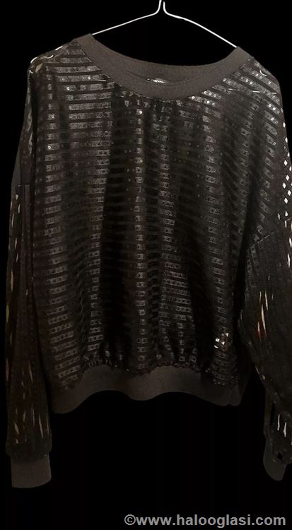 Bershka elegantna majca sa sljokicama | Halo Oglasi