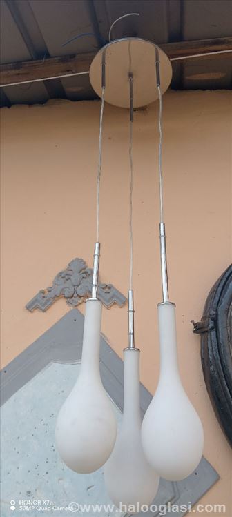 Viseci Luster sa tri kugle os belog stakla | Halo Oglasi