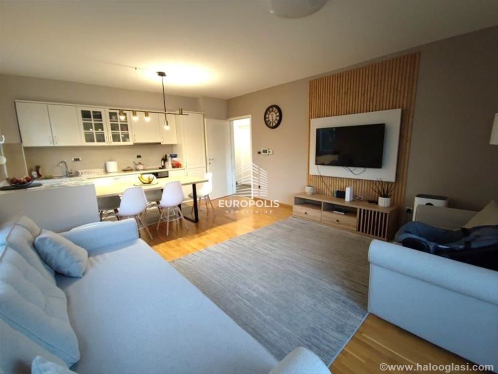 Banatska, Meandri, Zemun ID#4594 | Halo Oglasi