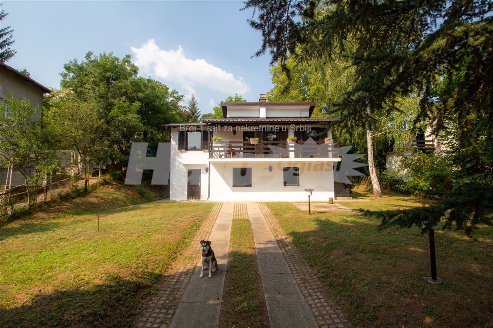 Vrčin, porodična kuća | Halo Oglasi